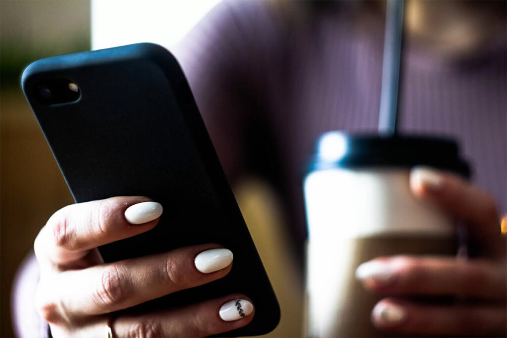 How to Cash Checks Using Mobile Deposit | HRCCU